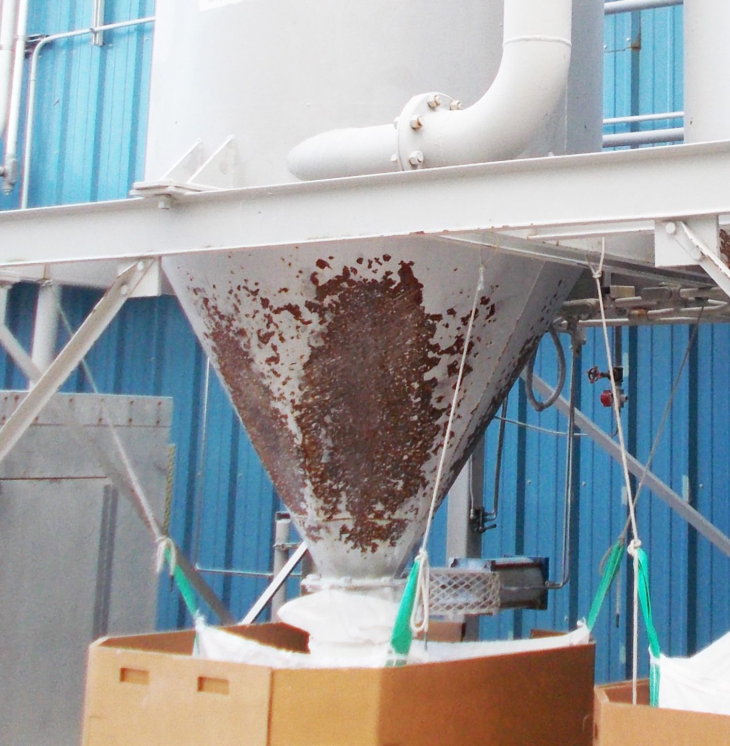 Material flow: How to improve it in silos and hoppers Control Concepts ...